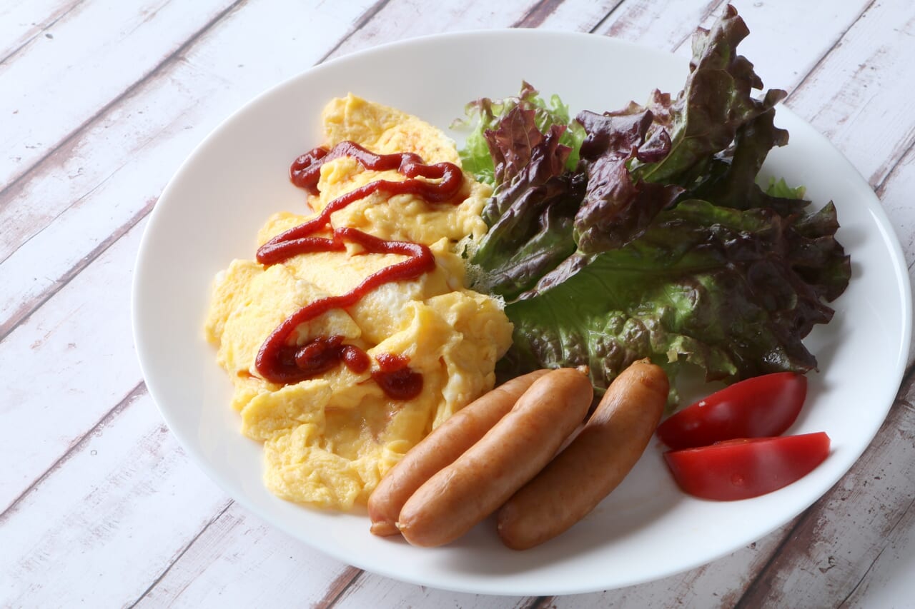 シャウエッセンの1本あたりのカロリー・糖質は？ダイエットに良い理由を解説 | cyuncore （キュンコレ）